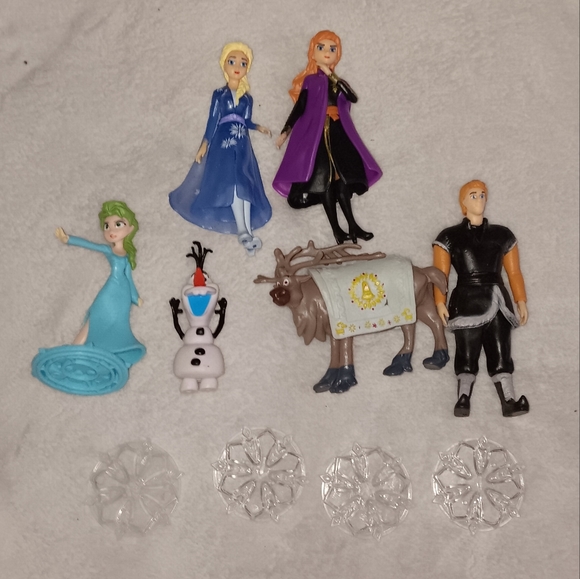 Disney | Other | 23 Disney Frozen Movie Figure Toy Bundle Vintage Olaf ...